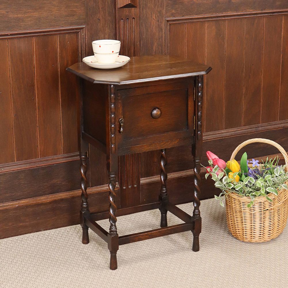 オシャレな収納キャビネット♪ スモーカーズキャビネット HV1-SO1-021 – アンティーク家具と雑貨の店 ビクトリアンクラフト