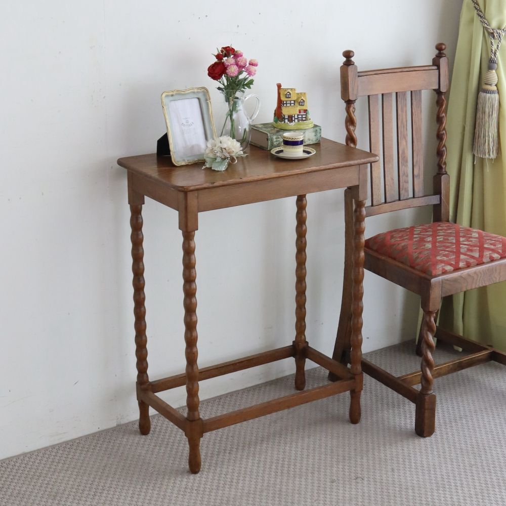 愛着の味わい♪ オケージョナルテーブル VC104-115 – アンティーク家具と雑貨の店 ビクトリアンクラフト