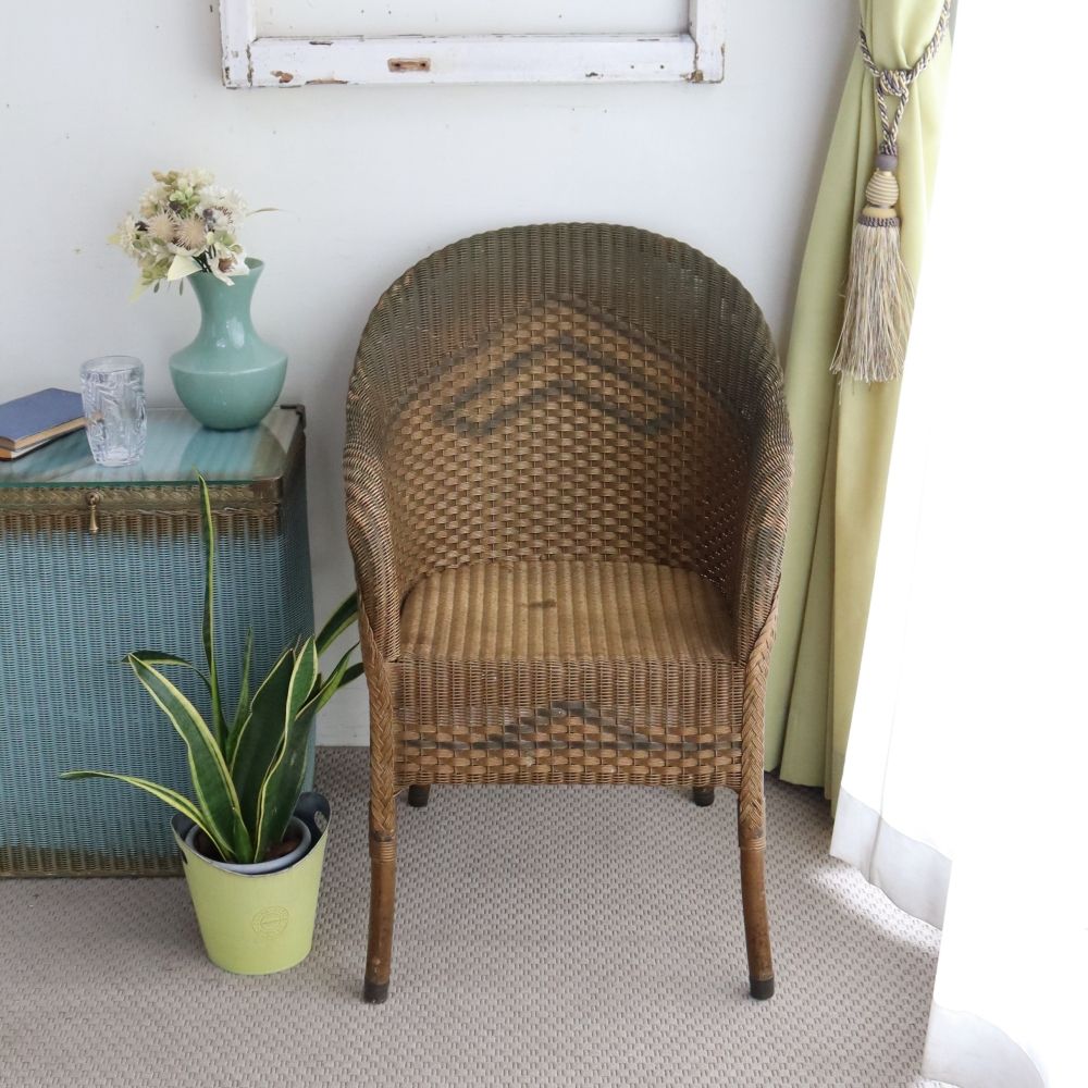 シャビーなコーナー作りに♪ ロイドルームチェア VC107-038 – アンティーク家具と雑貨の店 ビクトリアンクラフト