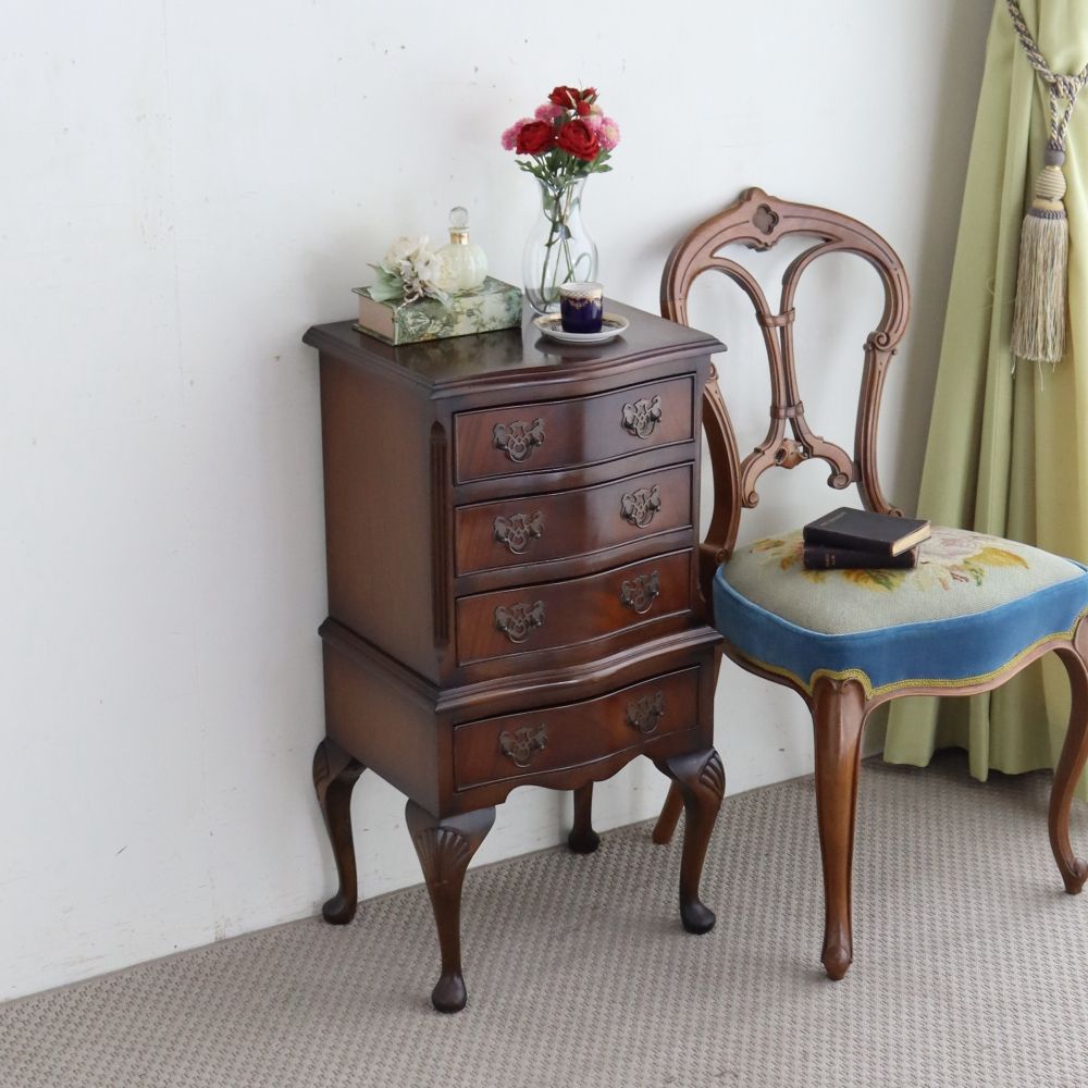 小さなサイズで楽しむ贅沢♪ スモールチェスト VC107-083 – アンティーク家具と雑貨の店 ビクトリアンクラフト