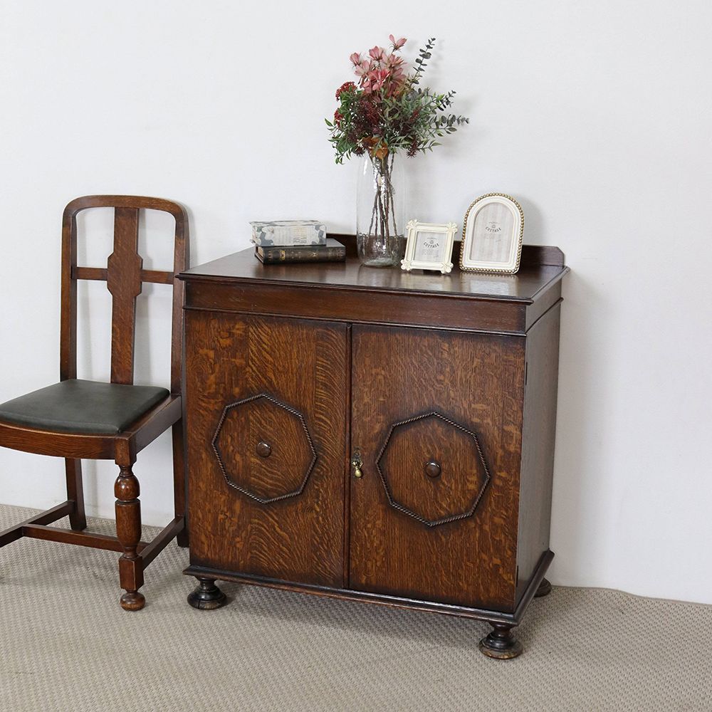 扉の装飾はオクタゴン♪ キャビネット VC107-205 – アンティーク家具と雑貨の店 ビクトリアンクラフト