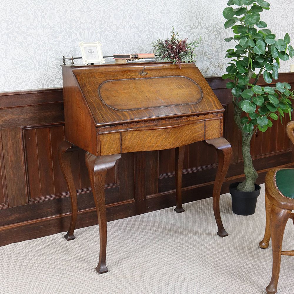 スラリと長い脚が優美です♪ ライティングビューロー VC108-113 – アンティーク家具と雑貨の店 ビクトリアンクラフト