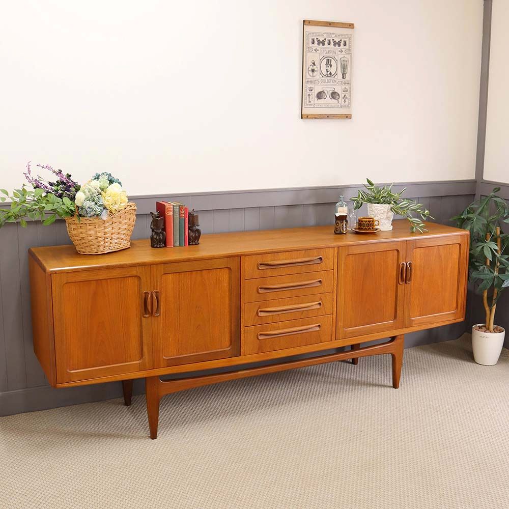 通称は「ロングジョン」♪ G-PLAN・サイドボード VC112-062 – アンティーク家具と雑貨の店 ビクトリアンクラフト