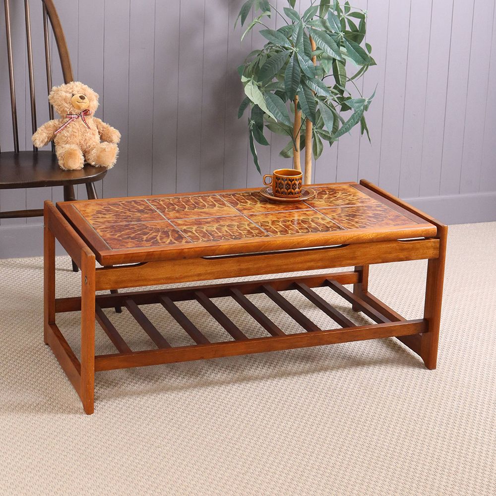 オシャレなタイルトップ♪ コーヒーテーブル VC111-141 – アンティーク家具と雑貨の店 ビクトリアンクラフト